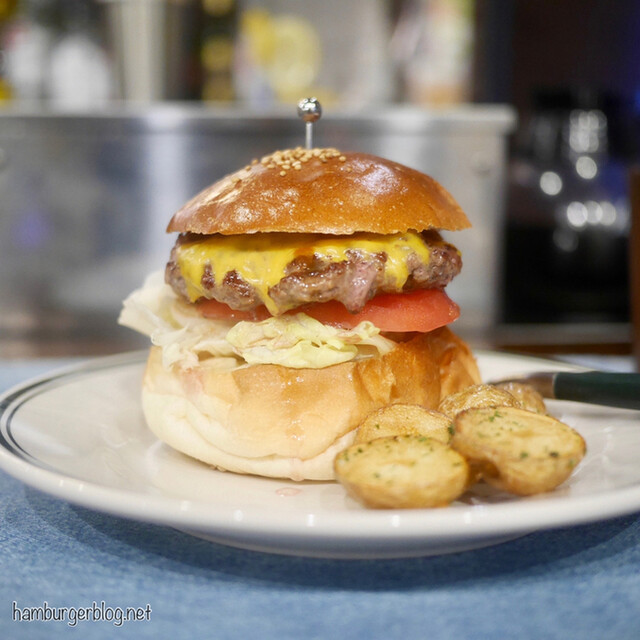 【移転】オーバークック バーガー バー （Overcook Burger Bar） - 西武新宿/ハンバーガー | 食べログ