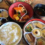 『茶つぼ三段弁当で満足！』by ミ キ : 韻松亭 （いんしょうてい） - 京成上野/懐石・会席料理 [食べログ]