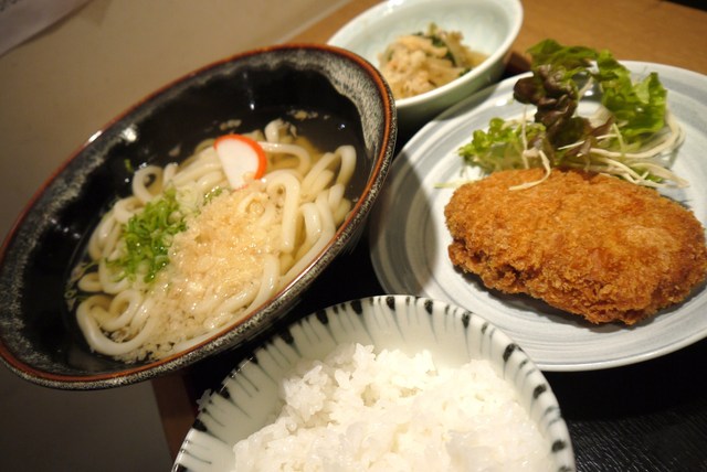まるおか - 国際センター/麺類 | 食べログ