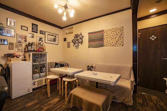 座席 : DEPO-ZITTO&cafe dedepo （DEPO-ZITTO&cafe'dedepo） - 山形/バル | 食べログ