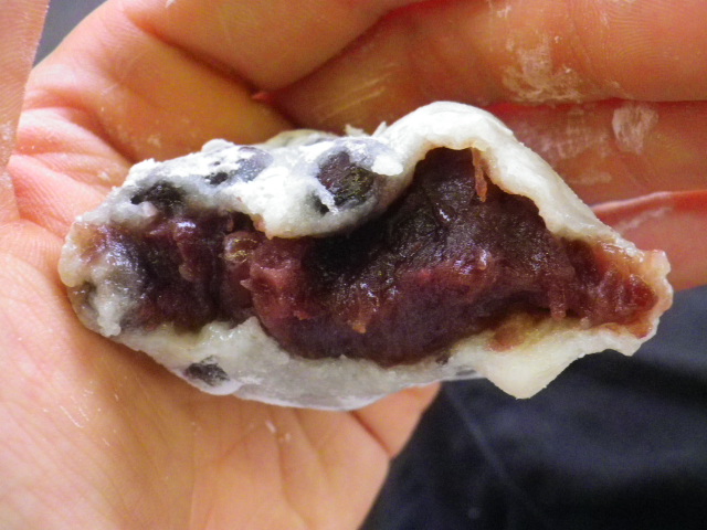 『豆大福と豆餅』by ほぼ週4 : 群林堂 （ぐんりんどう） - 護国寺/和菓子 [食べログ]