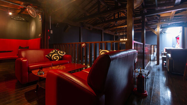 座席 : chugalug （チャガラグ） - 神戸三宮（阪急）/ダイニングバー | 食べログ