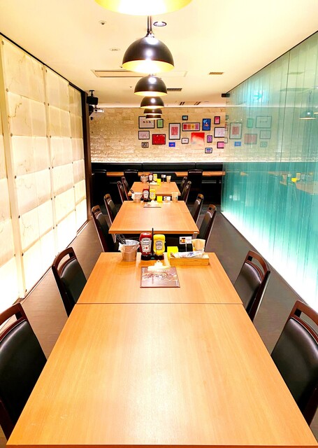 座席 : BBQ RIBS MAMMOTH - 豊水すすきの/ステーキ | 食べログ