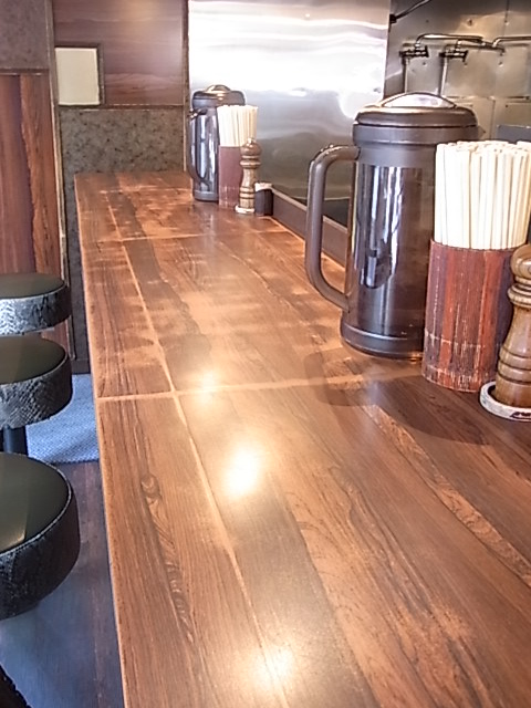 内観写真 : 麺屋武蔵 武骨 御徒町店 （めんやむさしぶこつ） - 御徒町/ラーメン | 食べログ