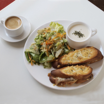 ランチメニュー : カフェ ド ナイキ （Cafe de Naiki） - 丸太町（京都市営）/カフェ | 食べログ