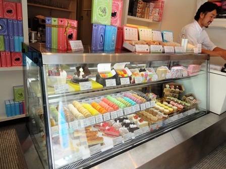 内観写真 : MELANGE De SHUHARI 広島 （メランジュ ドゥ シュハリ） - 立町/カフェ | 食べログ