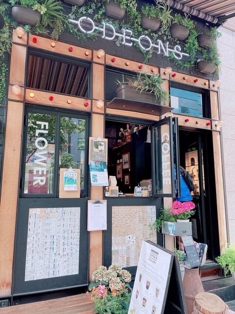 by キャシーフェルナンデス : オデオンズ コーヒー＆ギャラリー （ODEONS COFFEE&GALLERY） - 麻布十番/カフェ [食べログ]