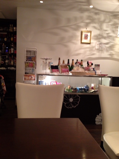 内観写真 : イヴ カフェ （Eve cafe） - みなと元町/カフェ | 食べログ