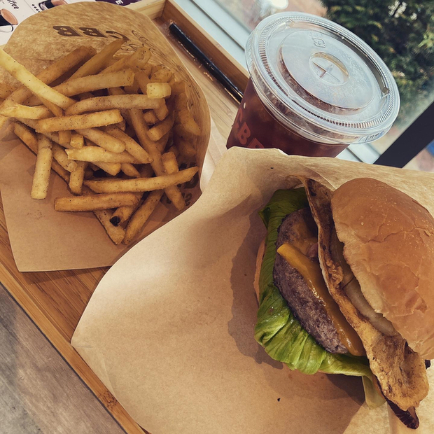 CHERRY BEANS BURGER （チェリー ビーンズ バーガー） - 新清水/ハンバーガー | 食べログ