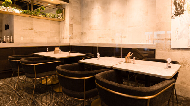 座席 : CAFE itutu （カフェ イツツ） - 本町/カフェ | 食べログ