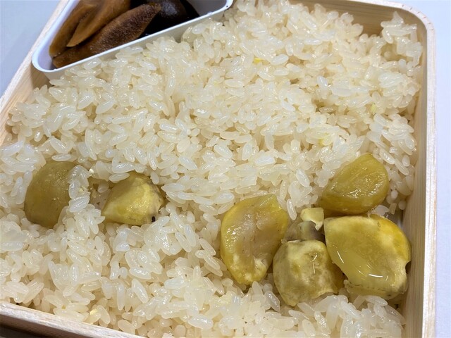 『朝起きてどうしても食べたくなった竹風堂の栗おこわ』by iidagmt : 竹風堂 長野駅前店 - 長野（長野電鉄）/和菓子 [食べログ]