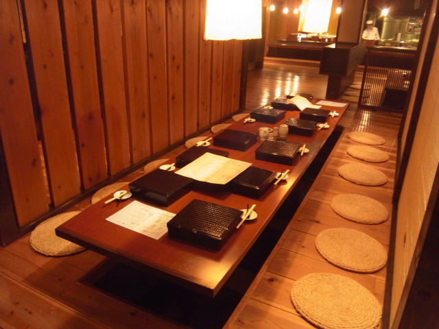 Seating : Sushi Dining Yokkaichi - Oyachi/Sushi | Tabelog