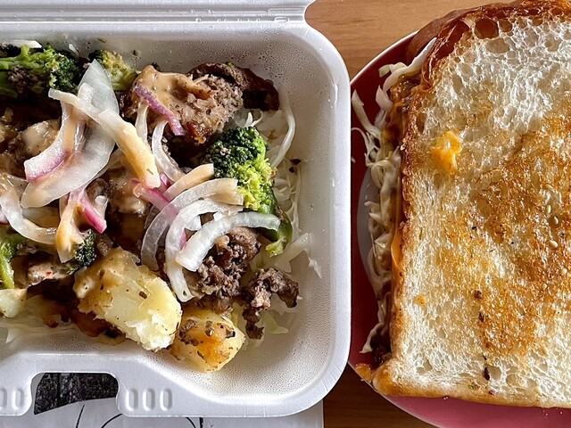 MATTO food truck - 北谷町/サンドイッチ | 食べログ