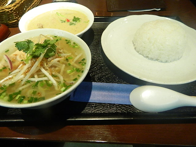 【閉店】ドンコーイ 日本橋三越前店 - 三越前/タイ料理 | 食べログ