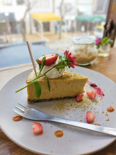 niji cafe （ニジ カフェ） - 元町（JR）/カフェ | 食べログ