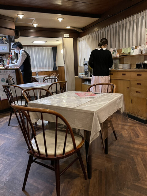 内観写真 : 煉瓦亭 （レンガテイ） - 銀座/洋食 | 食べログ