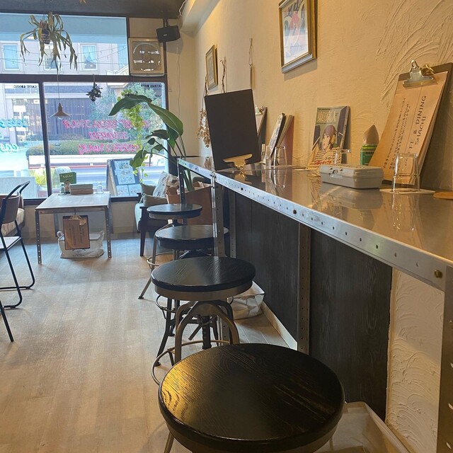 座席 : カフェ & ダイニング シャチ （CAFFE & DINING SHACHI） - 大宮/カフェ | 食べログ
