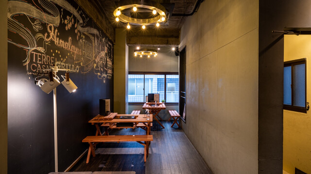 座席 : 肉のヒマラヤとnomuno 新富町 築地店 （【旧店名】BISTRO PORCORO） - 新富町/牛料理 | 食べログ