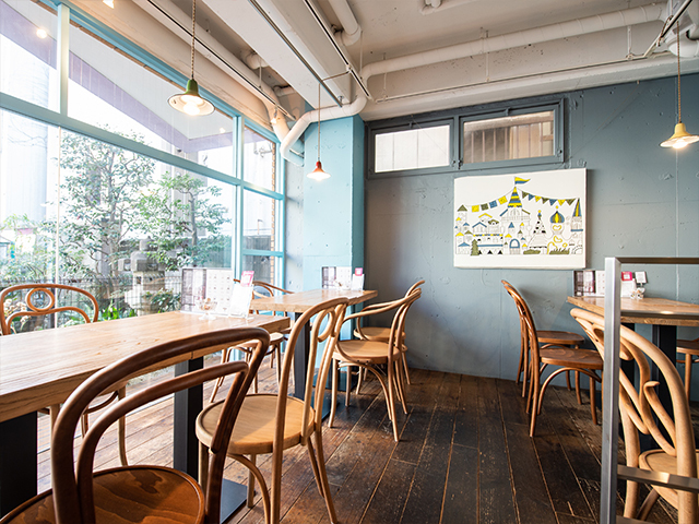 座席 : Cafe Normale - 下北沢/カフェ | 食べログ
