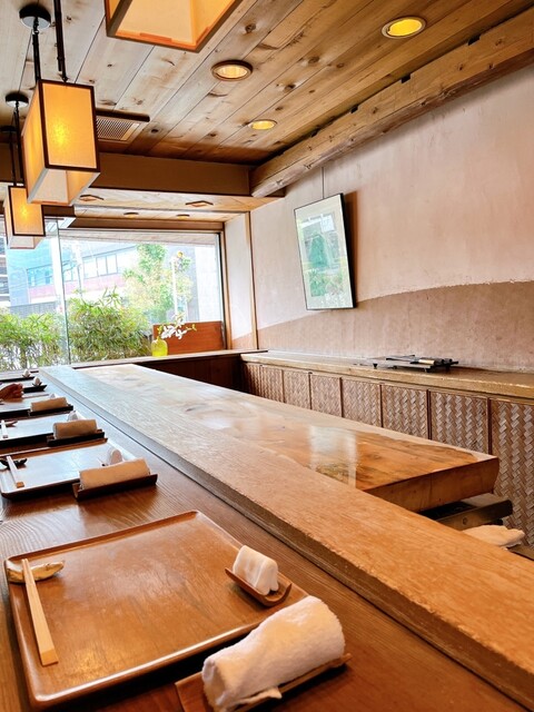 内観写真 : 吉冨寿し （よしとみずし） - 赤坂/寿司 | 食べログ