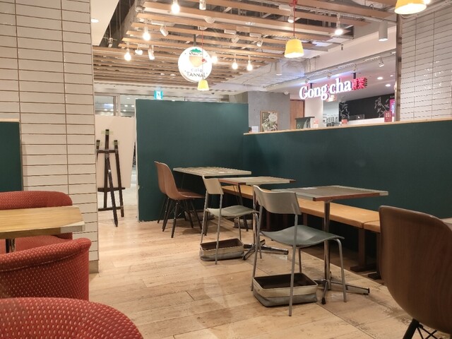 内観写真 : いちごや cafe TANNAL （タンナル） - 天神/カフェ | 食べログ