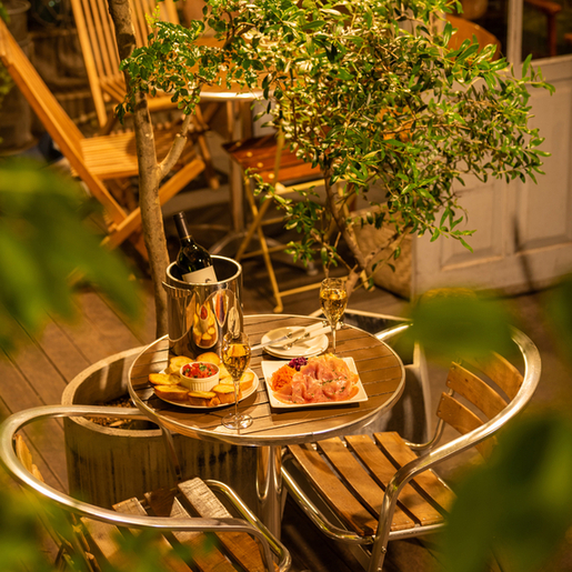 座席 : nakameguro SLOW TABLE （スローテーブル） - 中目黒/カフェ | 食べログ