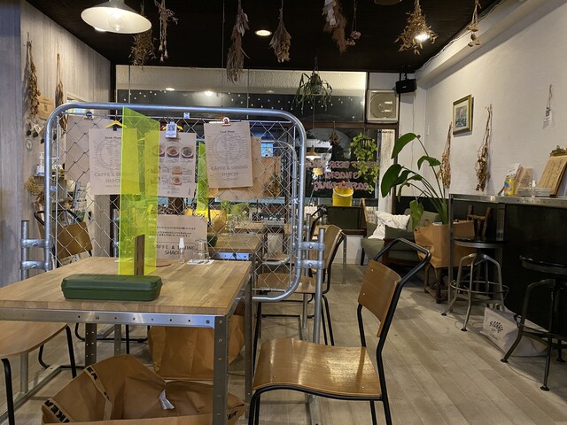 座席 : カフェ & ダイニング シャチ （CAFFE & DINING SHACHI） - 大宮/カフェ | 食べログ