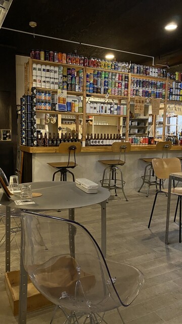 座席 : カフェ & ダイニング シャチ （CAFFE & DINING SHACHI） - 大宮/カフェ | 食べログ