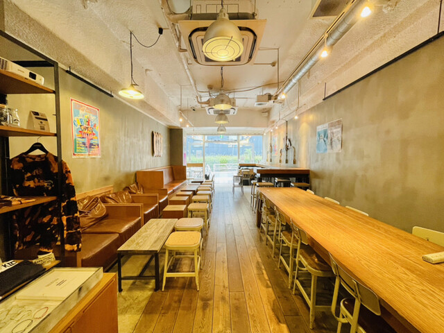 内観写真 : ストリーマー コーヒーカンパニー SHIBUYA （STREAMER COFFEE COMPANY） - 渋谷/カフェ | 食べログ