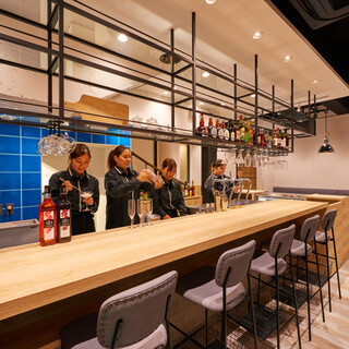 座席 : Cafe＆Bar Aile Ange （エールアンジュ） - 関内/ダイニングバー | 食べログ