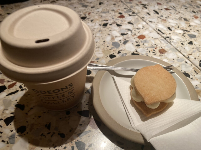 オデオンズ コーヒー＆ギャラリー （ODEONS COFFEE&GALLERY） - 麻布十番/カフェ | 食べログ