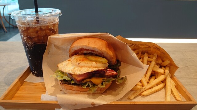 CHERRY BEANS BURGER （チェリー ビーンズ バーガー） - 新清水/ハンバーガー | 食べログ