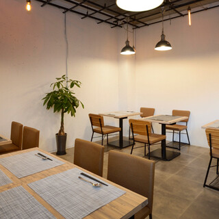 座席 : Cafe Dining ikoi （カフェダイニング イコイ） - 星ケ丘/カフェ | 食べログ