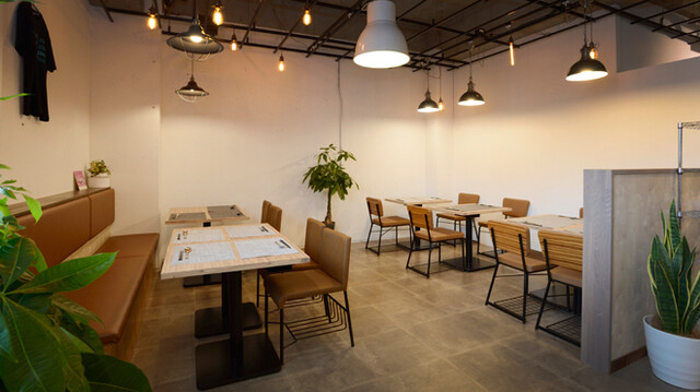 座席 : Cafe Dining ikoi （カフェダイニング イコイ） - 星ケ丘/カフェ | 食べログ