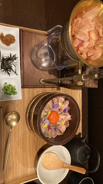写真 : Gion Duck Rice （ギオン ダック ライス） - 祇園四条/丼 | 食べログ