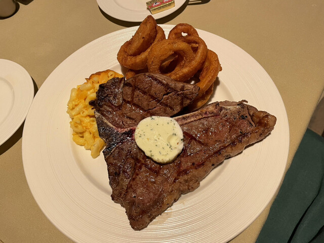 Rocker Enlisted Club - 嘉手納町/American | Tabelog