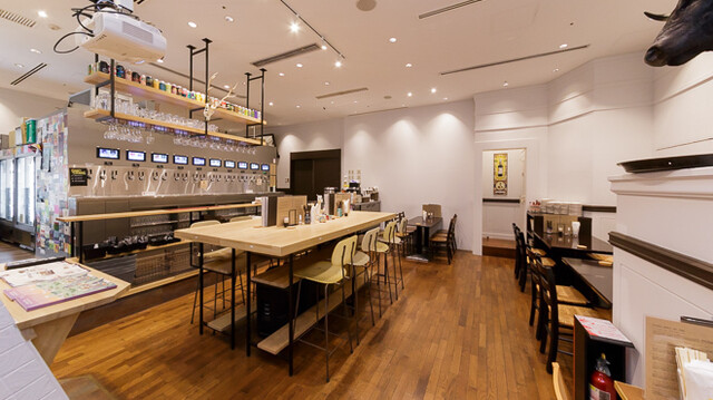 座席 : Yellow Ape Craft The Bottle Shop&The Kitchen （イエローエイプクラフト ボトルショップ ...