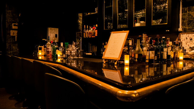 座席 : Bar Vivid （バービビッド） - 心斎橋/バー | 食べログ