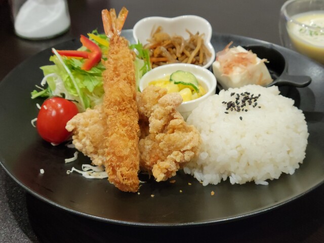 ランチメニュー : AGU cafe （アグカフェ） - 高速神戸/カフェ | 食べログ