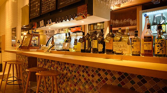 座席 : サケリア バンコ （Sakeria BANCO） - 神田/居酒屋 | 食べログ