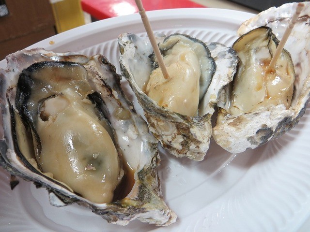 『焼きかきとあなご竹輪』by vicky5656 : 木島商店 - 広電宮島口/海鮮 [食べログ]