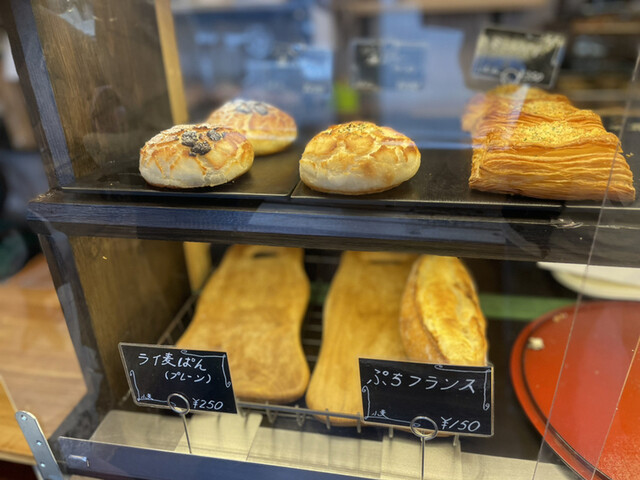 稲沢の人気ベーカリー』by けんたんのパパ : 【移転】イナベーカリー （17Bakery） - 国府宮/パン [食べログ]