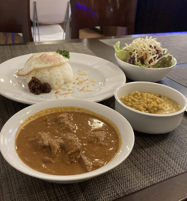 ロイヤル タプロベーン ダイニング&バー （ROYAL TAPROBANE DINING&BAR） - 志賀本通/スリランカ料理 | 食べログ