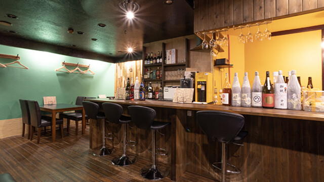 座席 : 洋食バル SHIGE - 銀山町/洋食 | 食べログ