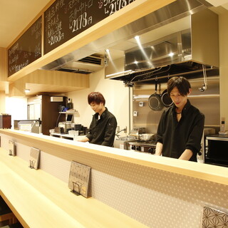 座席 : 日本酒と牡蠣...時々おでんBACHIYA 国分寺店 （バチヤ） - 国分寺/居酒屋 | 食べログ