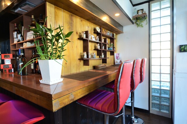 座席 : ロイヤル タプロベーン ダイニング&バー （ROYAL TAPROBANE DINING&BAR） - 志賀本通/スリランカ料理 ...