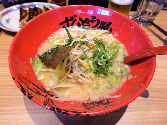 『背脂の入ったこってり濃厚とんこつが美味しいヾ( ᴗ˂ *)Ⓟ』by pinkmomo : ラー麺 ずんどう屋 富田林店 - 富田林/ラーメン ...