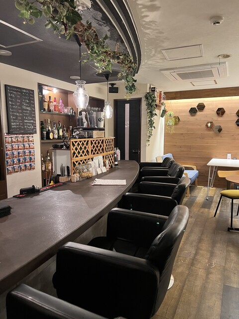 座席 : Bistro×Bar HAKONIWA （ハコニワ） - 祇園四条/ダイニングバー | 食べログ