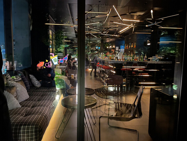 THE LIVELY BAR 東京麻布十番 （ザ ライブリー バー） - 麻布十番/バー/ネット予約可 | 食べログ