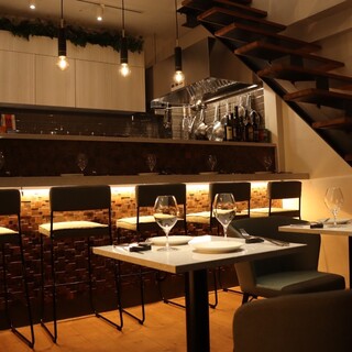 座席 : erba - 神泉/イタリアン | 食べログ